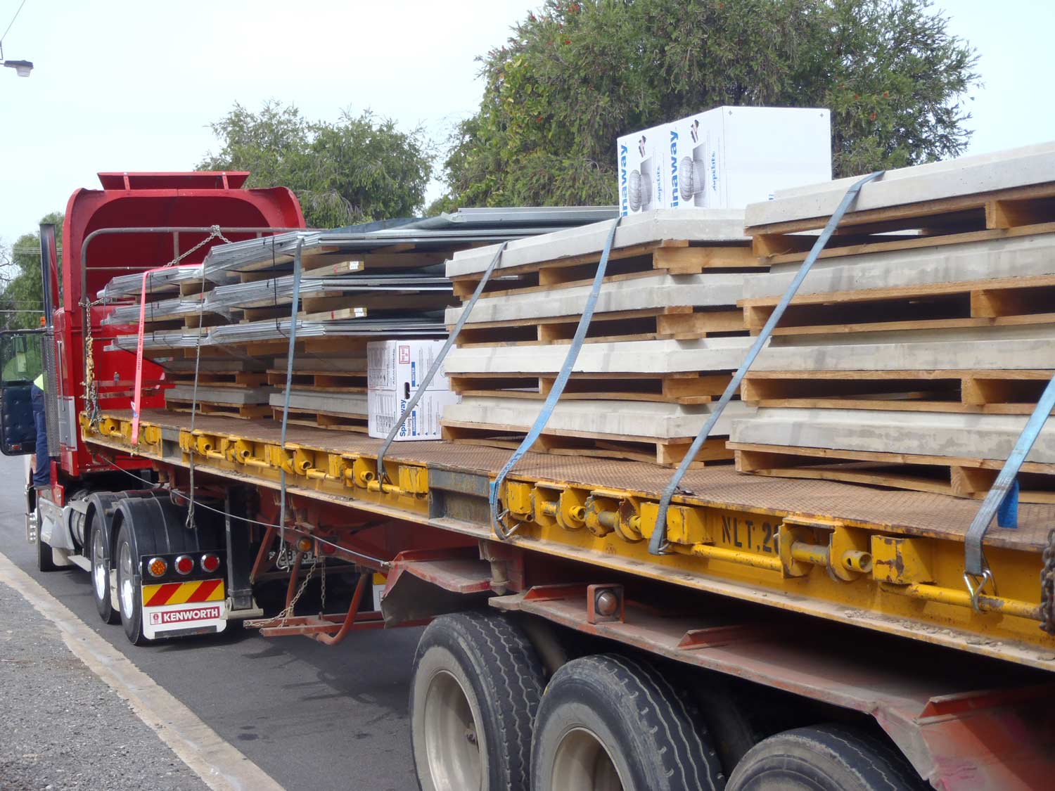 CHEMICAL SHED ZINC 2.27 x 1.53