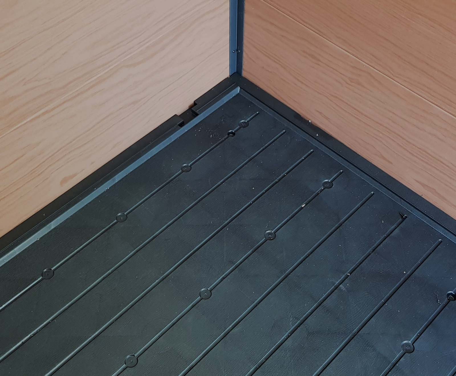 KETER NEWTON PLUS 757 GARDEN SHED 2.3mx2.2m