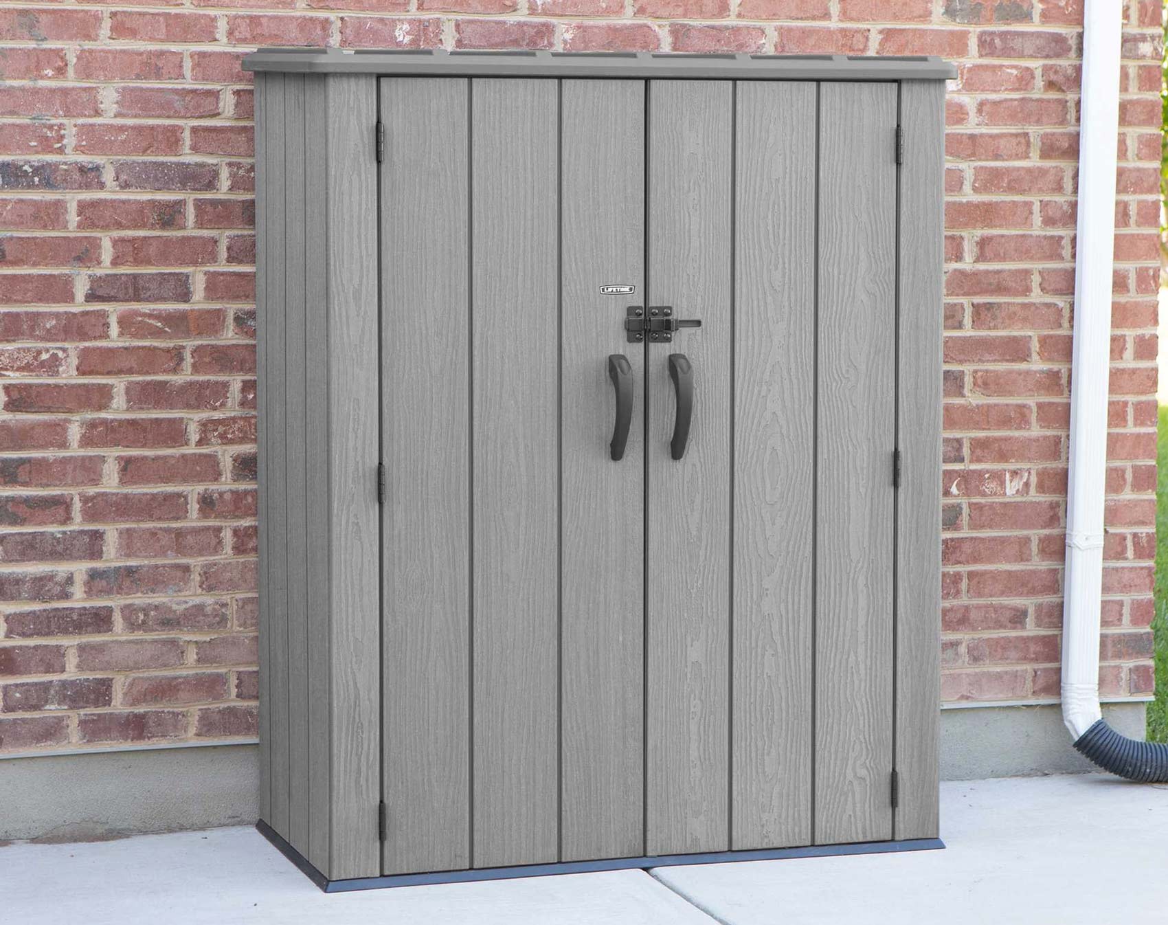 LIFETIME VERTICAL SHED WITH SHELVES 1.4mx0.7m LIFETIME VERTICAL SHED WITH SHELVES 1.4mx0.7m