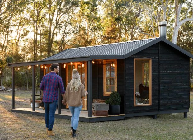 PIONEER STUDIO 20'x10'