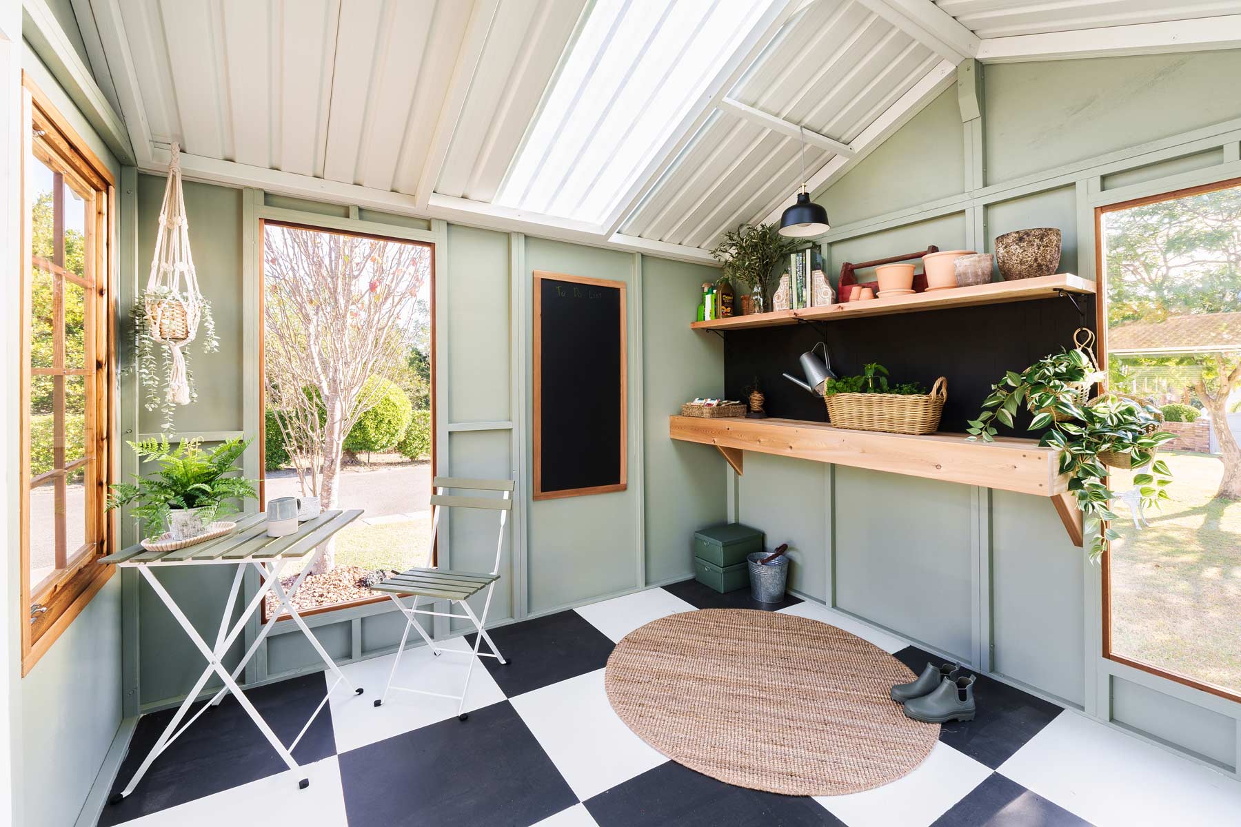 BARAKULA STUDIO 10'x10'