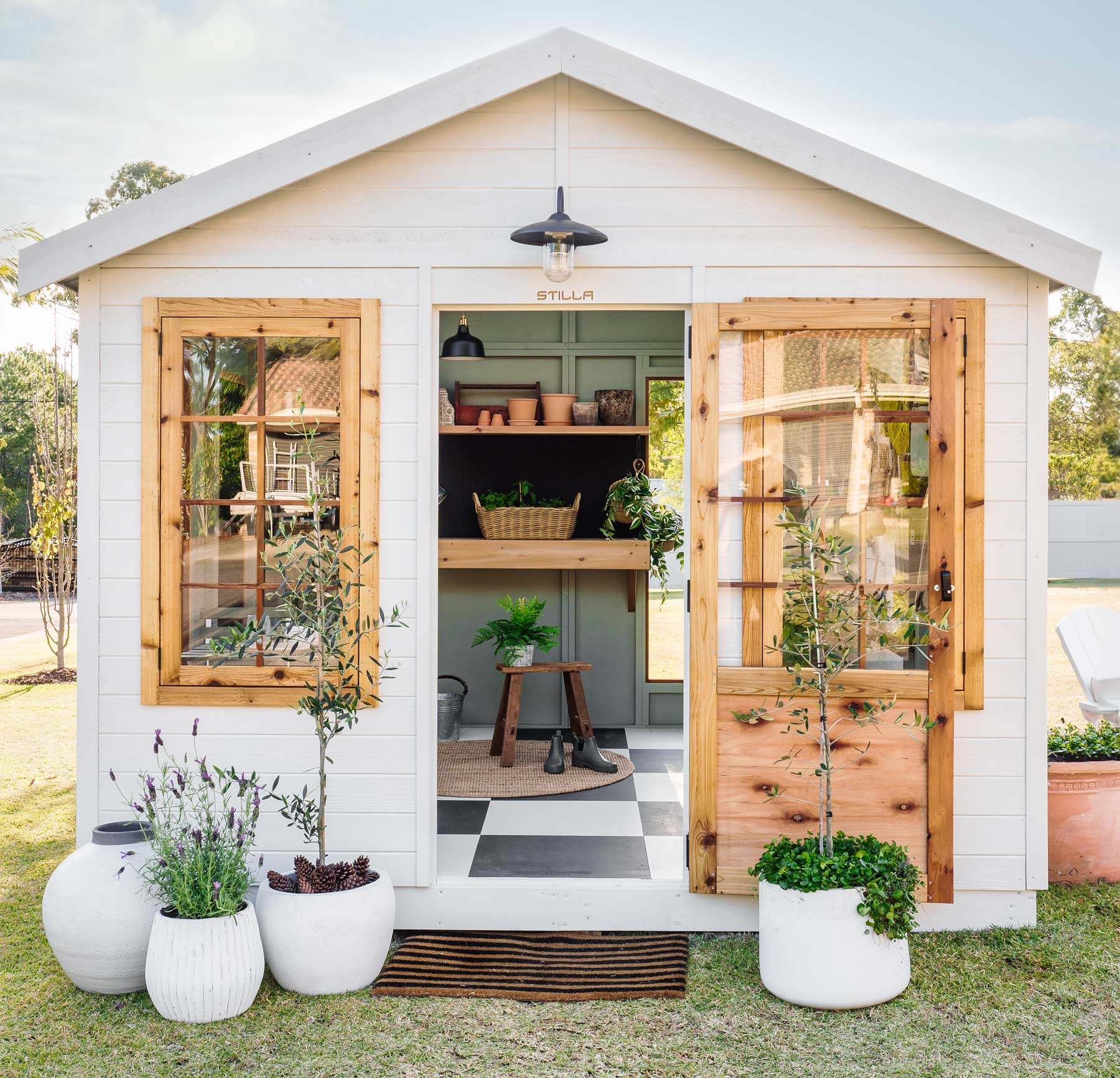 BARAKULA STUDIO 10'x10'