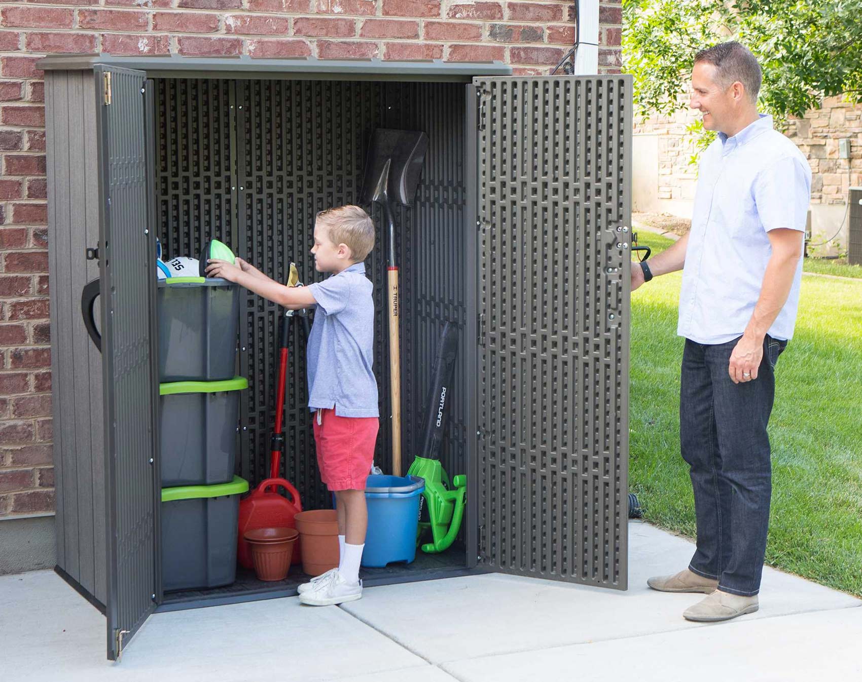 LIFETIME VERTICAL SHED 1.4m x 0.7m