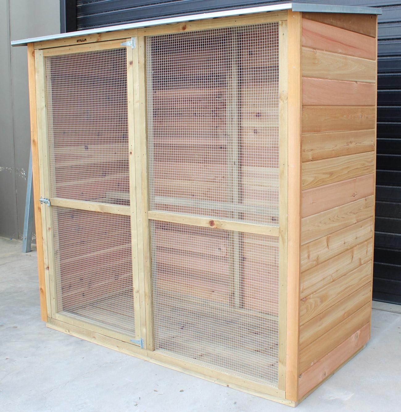 CEDAR FERN HEN HOUSE AVIARY